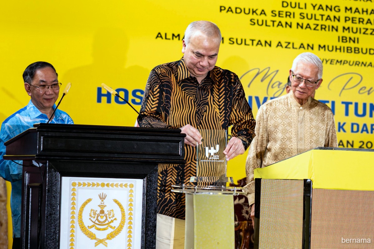 Sultan Nazrin graces opening of UTAR Hospital in Kampar | KLSE Screener